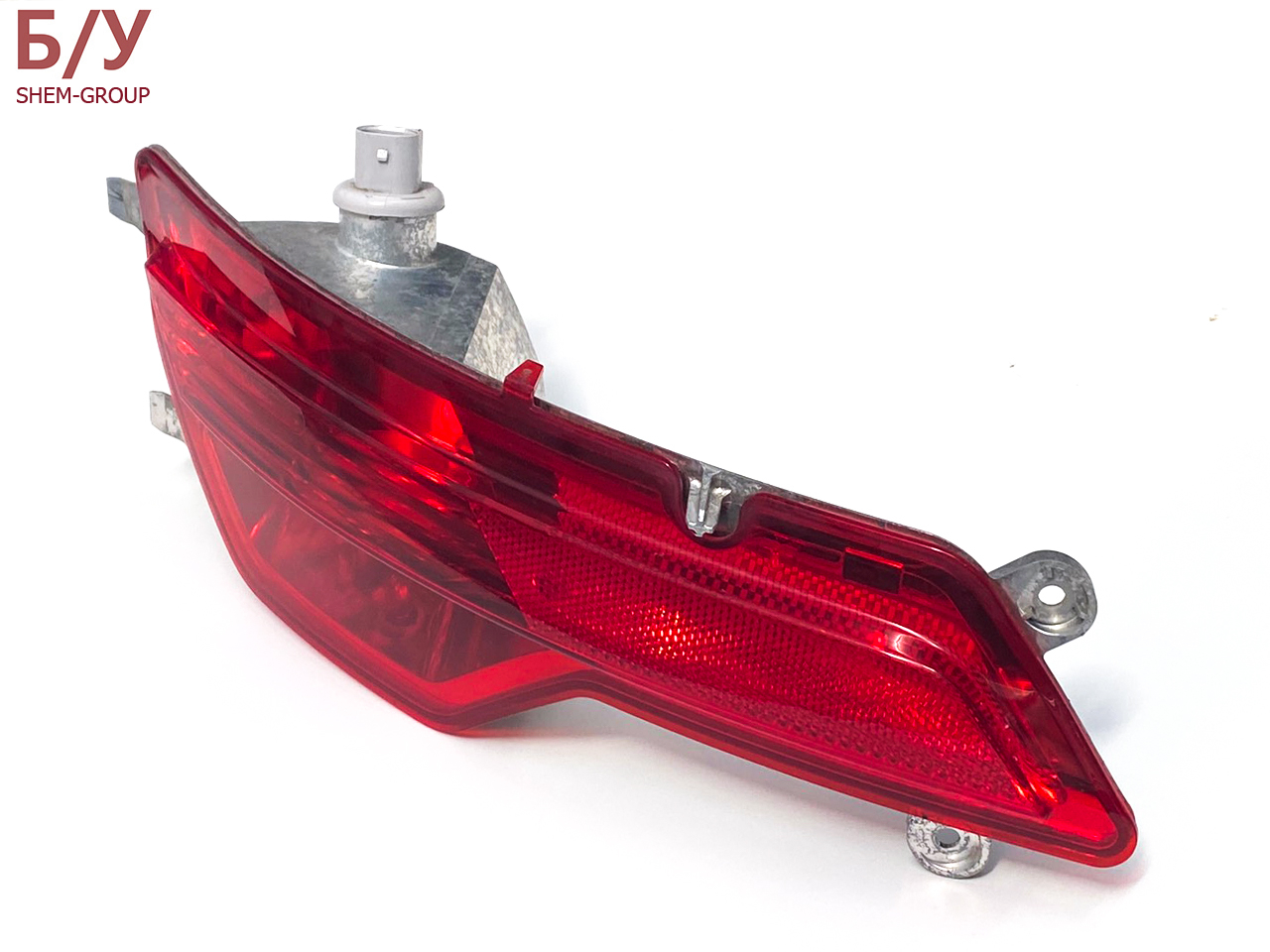 Задний противотуманный фонарь / отражатель / катафот в заднем бампере ...